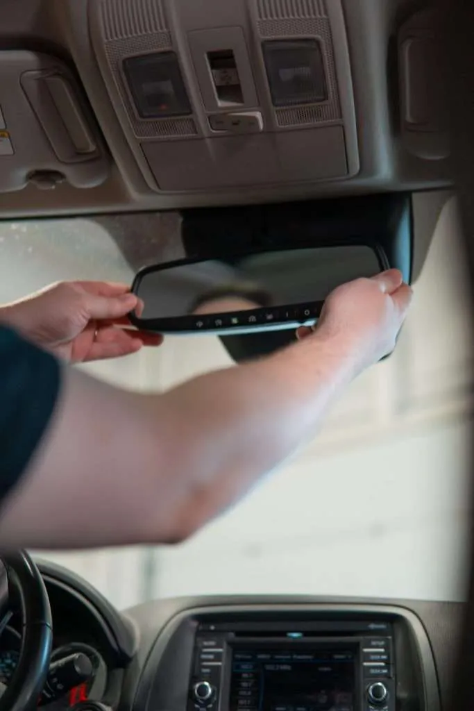 Electrochromic Mirror - Windshield Surgeons Auto Glass